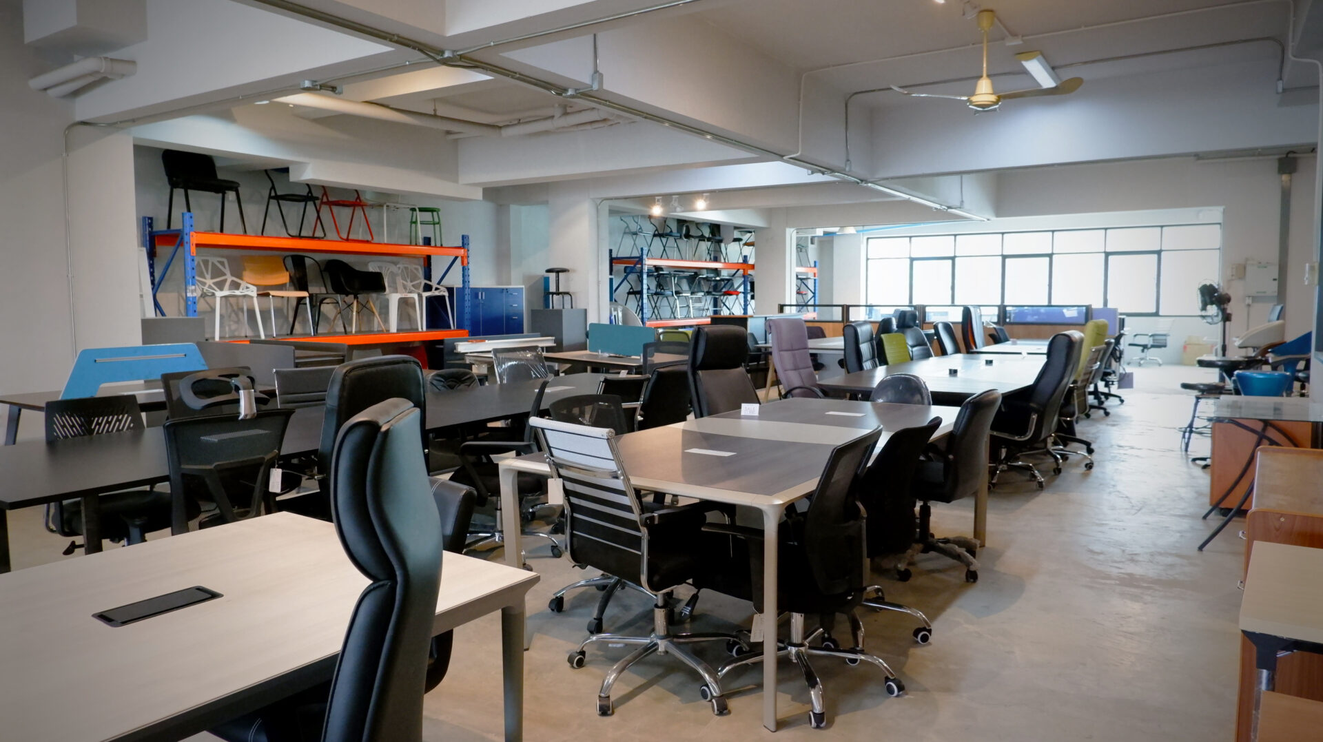 ศูนย์รวมเฟอร์นิเจอร์ออฟฟิศ โต๊ะทำงาน ราคาโรงงาน ติดต่อ RSB FURNITURE